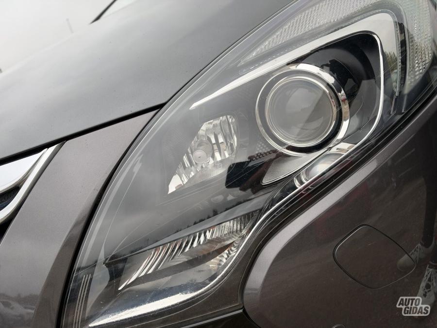 Opel Zafira Tourer 2012 Utena, ar dzinēja tilpumu 2.00 L un nobraukumu 285 tūkst. km par 4950 €, foto 13 vietnē AUTOMOTO.COM.LV