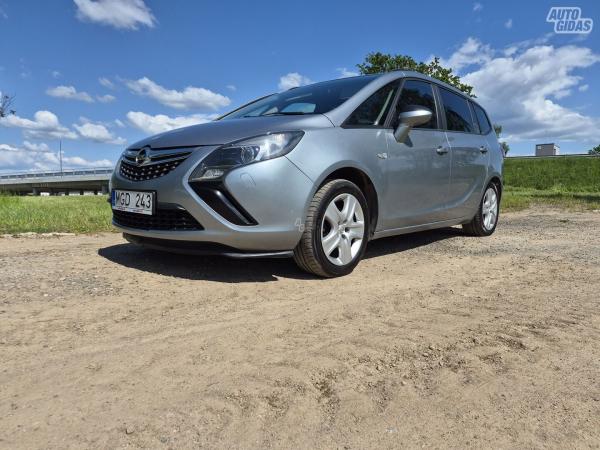 Opel Zafira Tourer 2013 in Kaunas, with an engine capacity of 2.00 L and mileage of 312 thousand km for 3600 €, photo 3 on AUTOMOTO.COM.LV