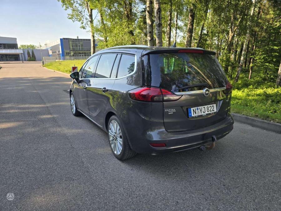 Violets Opel Zafira Tourer 2012 Ukmergė, ar dzinēja tilpumu 1.96 L un nobraukumu 305 tūkst. km par 3950 €, foto 4 vietnē AUTOMOTO.COM.LV