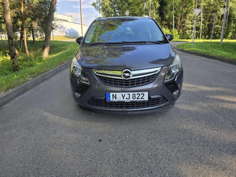 Violets Opel Zafira Tourer 2012 Ukmergė, ar dzinēja tilpumu 1.96 L un nobraukumu 305 tūkst. km par 3950 €, foto 9 vietnē AUTOMOTO.COM.LV