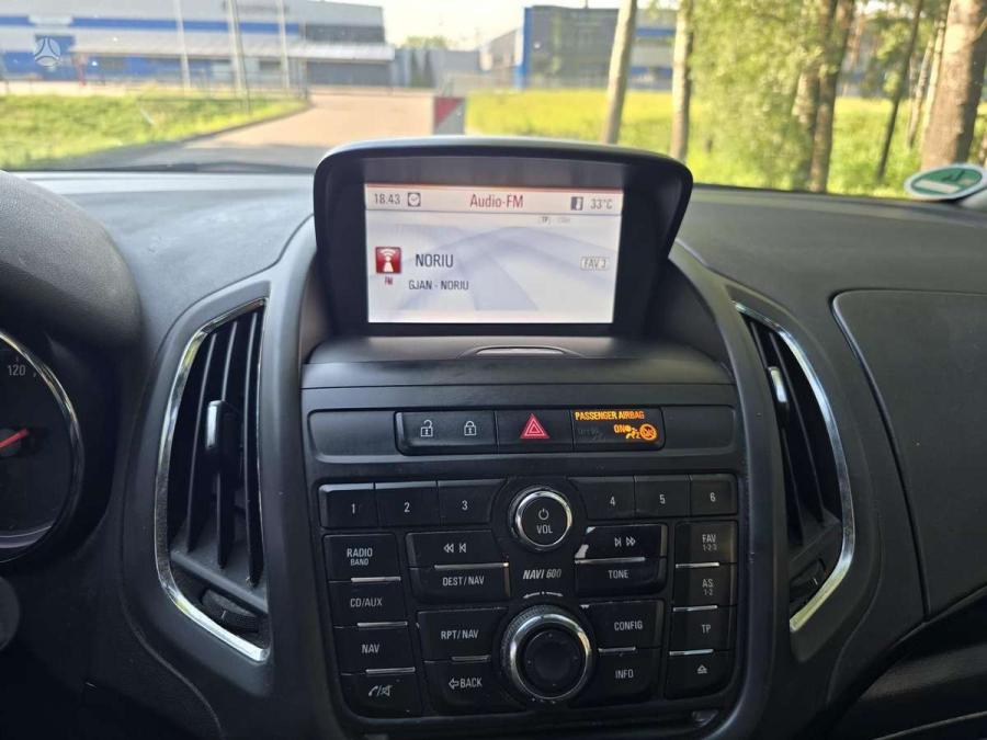 Violets Opel Zafira Tourer 2012 Ukmergė, ar dzinēja tilpumu 1.96 L un nobraukumu 305 tūkst. km par 3950 €, foto 14 vietnē AUTOMOTO.COM.LV