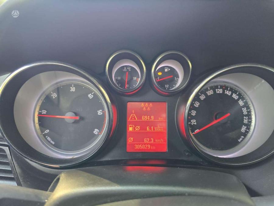 Violets Opel Zafira Tourer 2012 Ukmergė, ar dzinēja tilpumu 1.96 L un nobraukumu 305 tūkst. km par 3950 €, foto 15 vietnē AUTOMOTO.COM.LV