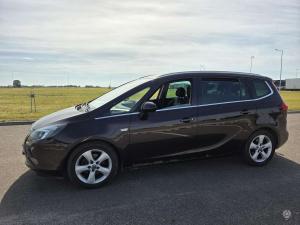 Фиолетовый Опель Zafira Tourer 2012 в Мариямполе, объемом двигателя 1.40 л и пробегом 189 тыс. км за 3400 €, фото 4 на AUTOMOTO.COM.LV