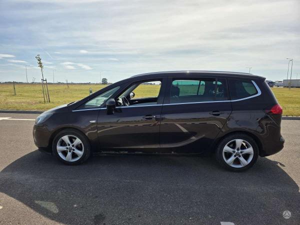 Фиолетовый Опель Zafira Tourer 2012 в Мариямполе, объемом двигателя 1.40 л и пробегом 189 тыс. км за 3400 €, фото 5 на AUTOMOTO.COM.LV