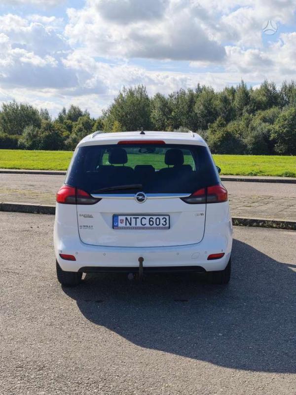 Balts Opel Zafira Tourer 2011 Kauņa, ar dzinēja tilpumu 1.96 L un nobraukumu 340 tūkst. km par 2950 €, foto 7 vietnē AUTOMOTO.COM.LV