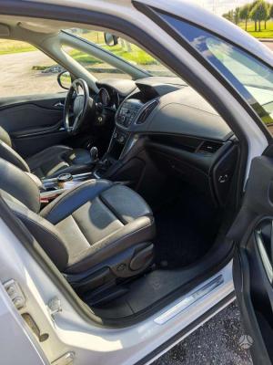 Balts Opel Zafira Tourer 2011 Kauņa, ar dzinēja tilpumu 1.96 L un nobraukumu 340 tūkst. km par 2950 €, foto 12 vietnē AUTOMOTO.COM.LV