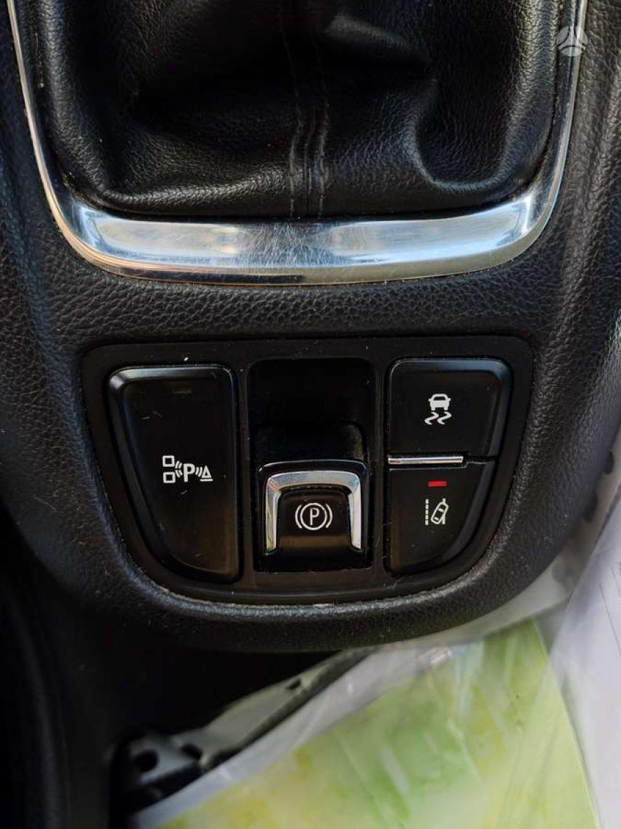 Balts Opel Zafira Tourer 2011 Kauņa, ar dzinēja tilpumu 1.96 L un nobraukumu 340 tūkst. km par 2950 €, foto 19 vietnē AUTOMOTO.COM.LV