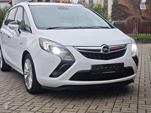 White Opel Zafira Tourer 2012 in Kedainiai, with an engine capacity of 1.96 L and mileage of 275 thousand km for 5600 €, photo 10 on AUTOMOTO.COM.LV