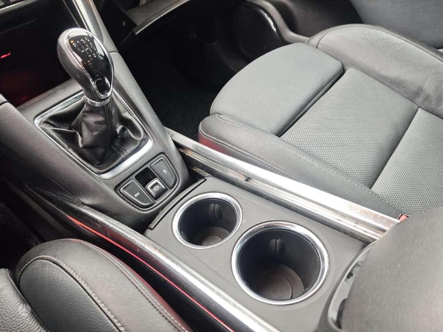 White Opel Zafira Tourer 2012 in Kedainiai, with an engine capacity of 1.96 L and mileage of 275 thousand km for 5600 €, photo 33 on AUTOMOTO.COM.LV