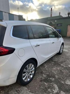 Balts Opel Zafira Tourer 2012 Klaipėda, ar dzinēja tilpumu 1.96 L un nobraukumu 247 tūkst. km par 4400 €, foto 5 vietnē AUTOMOTO.COM.LV