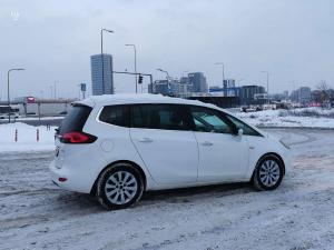 Balts Opel Zafira Tourer 2012 Viļņa, ar dzinēja tilpumu 1.96 L un nobraukumu 330 tūkst. km par 4200 €, foto 4 vietnē AUTOMOTO.COM.LV