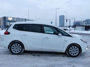 Balts Opel Zafira Tourer 2012 Viļņa, ar dzinēja tilpumu 1.96 L un nobraukumu 300 tūkst. km par 4200 €, foto 5 vietnē AUTOMOTO.COM.LV