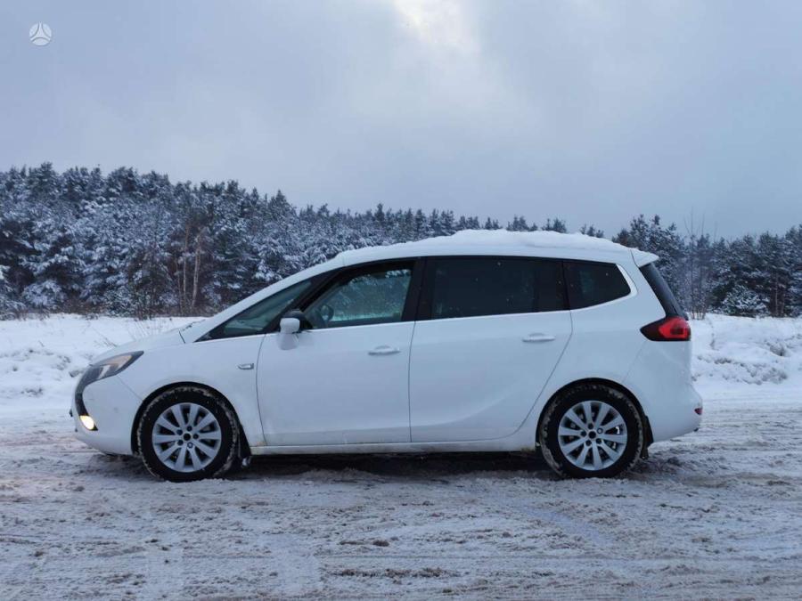 Balts Opel Zafira Tourer 2012 Viļņa, ar dzinēja tilpumu 1.96 L un nobraukumu 300 tūkst. km par 4200 €, foto 6 vietnē AUTOMOTO.COM.LV