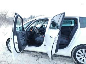 Balts Opel Zafira Tourer 2012 Viļņa, ar dzinēja tilpumu 1.96 L un nobraukumu 300 tūkst. km par 4200 €, foto 17 vietnē AUTOMOTO.COM.LV
