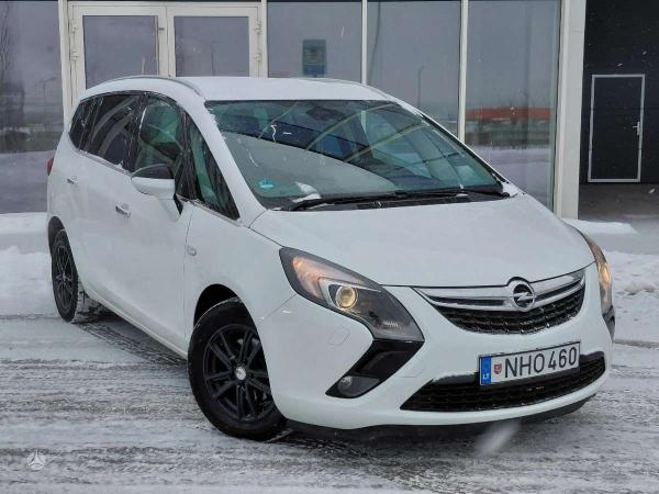 Белый Опель Zafira Tourer 2012 в Вильнюс, объемом двигателя 1.60 л и пробегом 223 тыс. км за 3200 €, фото 1 на AUTOMOTO.COM.LV