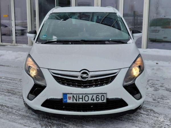 Белый Опель Zafira Tourer 2012 в Вильнюс, объемом двигателя 1.60 л и пробегом 223 тыс. км за 3200 €, фото 2 на AUTOMOTO.COM.LV