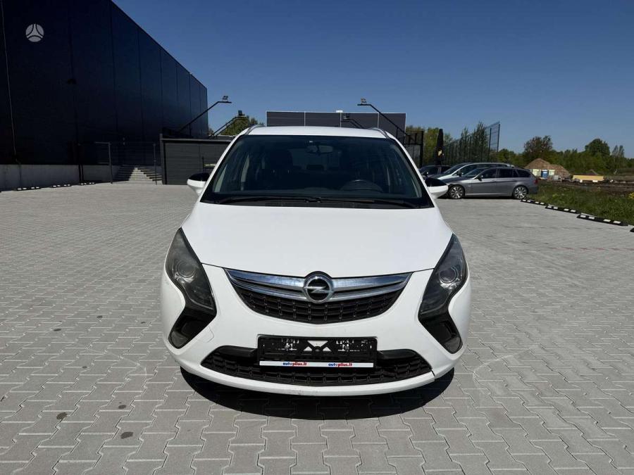 Balts Opel Zafira Tourer 2012 Šauļi, ar dzinēja tilpumu 1.60 L un nobraukumu 200 tūkst. km par 3850 €, foto 3 vietnē AUTOMOTO.COM.LV