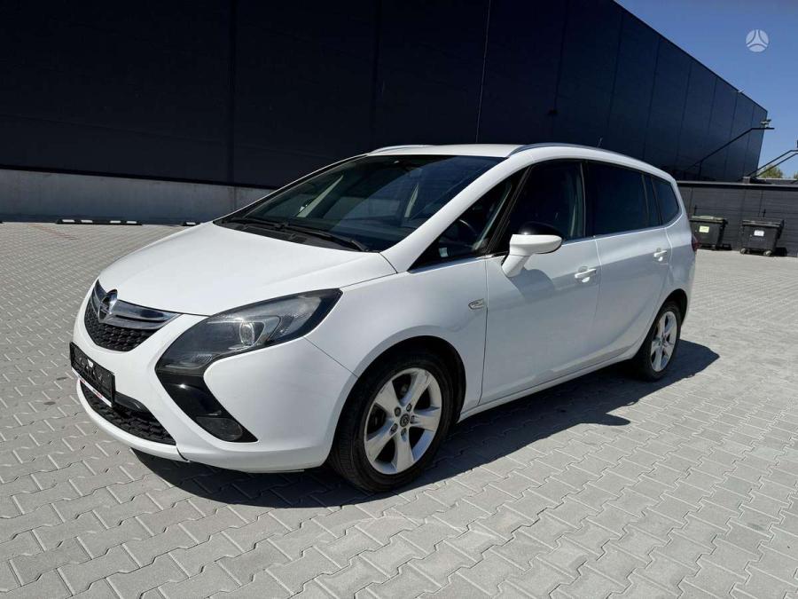 Balts Opel Zafira Tourer 2012 Šauļi, ar dzinēja tilpumu 1.60 L un nobraukumu 200 tūkst. km par 3850 €, foto 4 vietnē AUTOMOTO.COM.LV