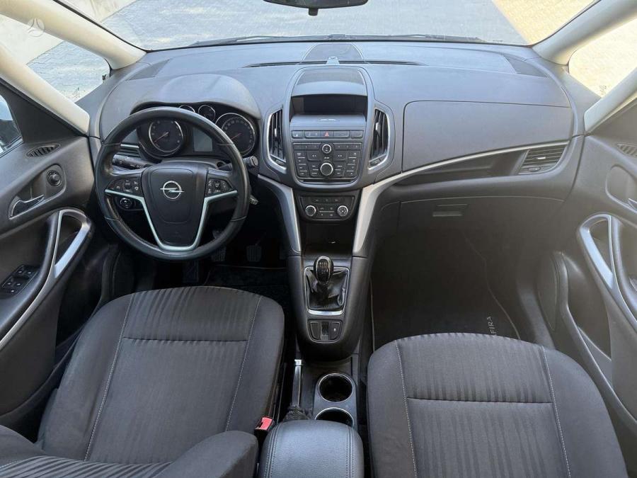 Balts Opel Zafira Tourer 2012 Šauļi, ar dzinēja tilpumu 1.60 L un nobraukumu 200 tūkst. km par 3850 €, foto 13 vietnē AUTOMOTO.COM.LV