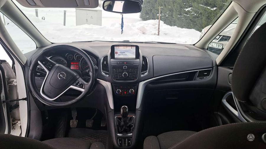 Белый Опель Zafira Tourer 2013 в Плунге, объемом двигателя 1.96 л и пробегом 251 тыс. км за 5700 €, фото 12 на AUTOMOTO.COM.LV