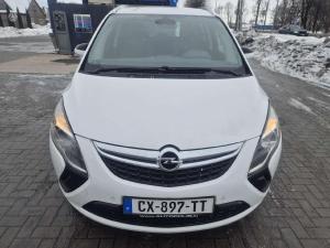 White Opel Zafira Tourer 2013 in Taurage, with an engine capacity of 1.96 L and mileage of 197 thousand km for 4950 €, photo 6 on AUTOMOTO.COM.LV