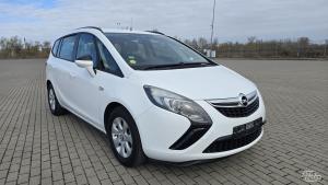 Белый Опель Zafira Tourer 2013 в Мариямполе, объемом двигателя 1.60 л и пробегом 218 тыс. км за 3400 €, фото  на AUTOMOTO.COM.LV