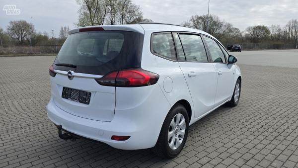 Balts Opel Zafira Tourer 2013 Marijampole, ar dzinēja tilpumu 1.60 L un nobraukumu 218 tūkst. km par 3400 €, foto 5 vietnē AUTOMOTO.COM.LV