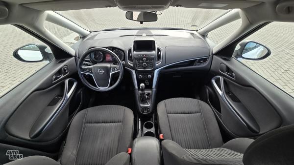 Balts Opel Zafira Tourer 2013 Marijampole, ar dzinēja tilpumu 1.60 L un nobraukumu 218 tūkst. km par 3400 €, foto 9 vietnē AUTOMOTO.COM.LV
