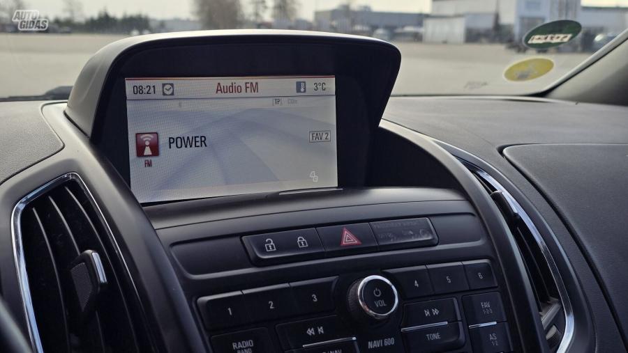 White Opel Zafira Tourer 2013 in Marijampole, with an engine capacity of 1.60 L and mileage of 218 thousand km for 3400 €, photo 15 on AUTOMOTO.COM.LV