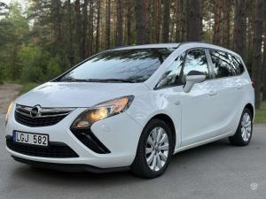 Balts Opel Zafira Tourer 2013 Viļņa, ar dzinēja tilpumu 2.00 L un nobraukumu 270 tūkst. km par 4500 €, foto  vietnē AUTOMOTO.COM.LV