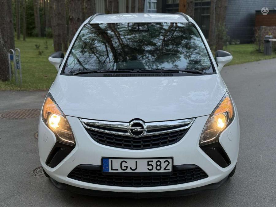 Balts Opel Zafira Tourer 2013 Viļņa, ar dzinēja tilpumu 2.00 L un nobraukumu 270 tūkst. km par 4500 €, foto 4 vietnē AUTOMOTO.COM.LV