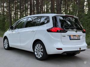 Balts Opel Zafira Tourer 2013 Viļņa, ar dzinēja tilpumu 2.00 L un nobraukumu 270 tūkst. km par 4500 €, foto 6 vietnē AUTOMOTO.COM.LV