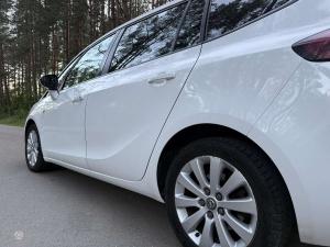 Balts Opel Zafira Tourer 2013 Viļņa, ar dzinēja tilpumu 2.00 L un nobraukumu 270 tūkst. km par 4500 €, foto 10 vietnē AUTOMOTO.COM.LV