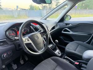 Balts Opel Zafira Tourer 2013 Viļņa, ar dzinēja tilpumu 2.00 L un nobraukumu 270 tūkst. km par 4500 €, foto 13 vietnē AUTOMOTO.COM.LV