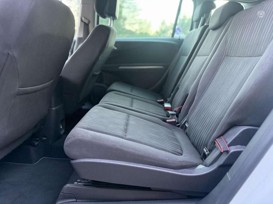 Balts Opel Zafira Tourer 2013 Viļņa, ar dzinēja tilpumu 2.00 L un nobraukumu 270 tūkst. km par 4500 €, foto 15 vietnē AUTOMOTO.COM.LV
