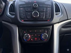 Balts Opel Zafira Tourer 2013 Viļņa, ar dzinēja tilpumu 2.00 L un nobraukumu 270 tūkst. km par 4500 €, foto 19 vietnē AUTOMOTO.COM.LV