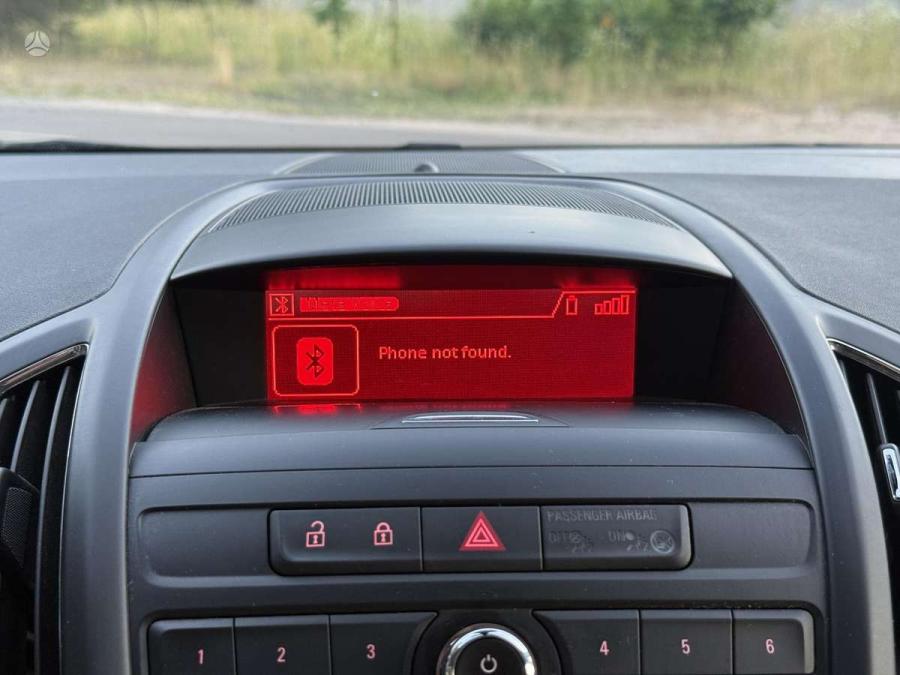 Balts Opel Zafira Tourer 2013 Viļņa, ar dzinēja tilpumu 2.00 L un nobraukumu 270 tūkst. km par 4500 €, foto 22 vietnē AUTOMOTO.COM.LV