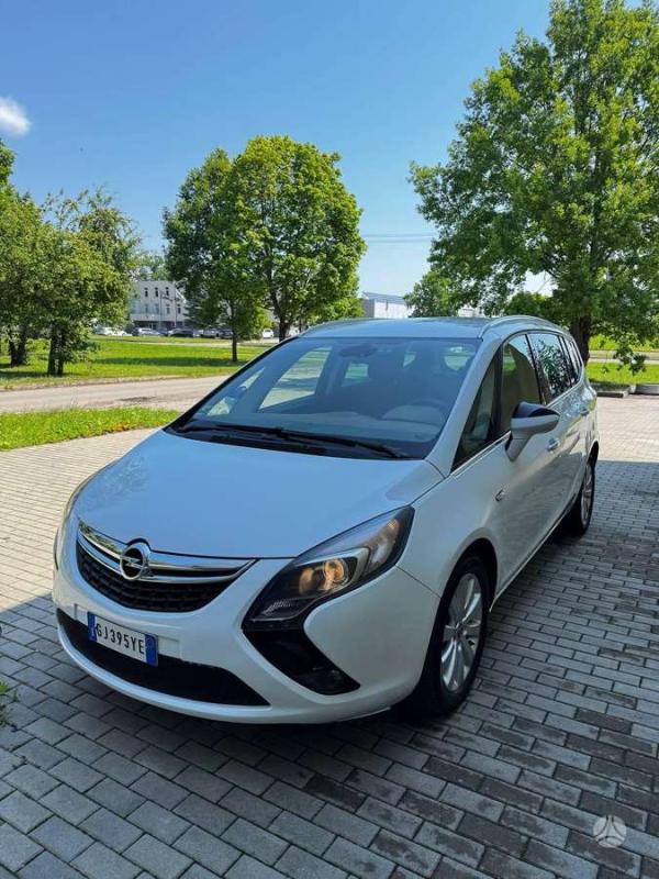 Balts Opel Zafira Tourer 2013 Kauņa, ar dzinēja tilpumu 1.60 L un nobraukumu 366 tūkst. km par 4500 €, foto 1 vietnē AUTOMOTO.COM.LV