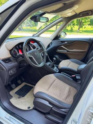 Balts Opel Zafira Tourer 2013 Kauņa, ar dzinēja tilpumu 1.60 L un nobraukumu 366 tūkst. km par 4500 €, foto 11 vietnē AUTOMOTO.COM.LV