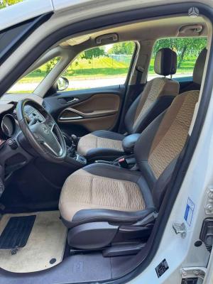 Balts Opel Zafira Tourer 2013 Kauņa, ar dzinēja tilpumu 1.60 L un nobraukumu 366 tūkst. km par 4500 €, foto 12 vietnē AUTOMOTO.COM.LV