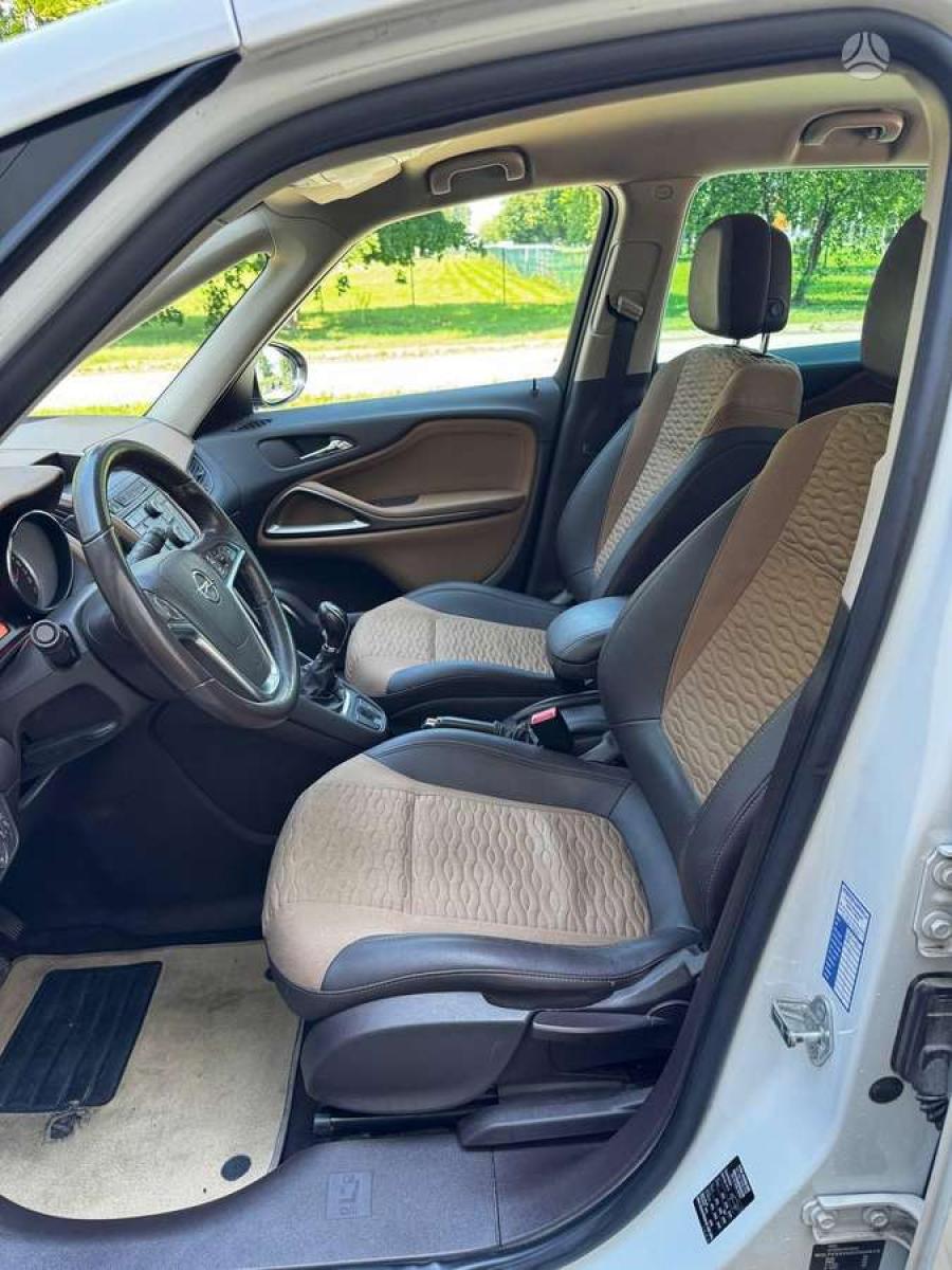 Balts Opel Zafira Tourer 2013 Kauņa, ar dzinēja tilpumu 1.60 L un nobraukumu 366 tūkst. km par 4500 €, foto 12 vietnē AUTOMOTO.COM.LV