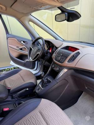 Balts Opel Zafira Tourer 2013 Kauņa, ar dzinēja tilpumu 1.60 L un nobraukumu 366 tūkst. km par 4500 €, foto 15 vietnē AUTOMOTO.COM.LV