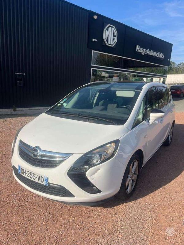 Белый Опель Zafira Tourer 2014 в Шяуляй, объемом двигателя 1.96 л и пробегом 252 тыс. км за 5600 €, фото 2 на AUTOMOTO.COM.LV