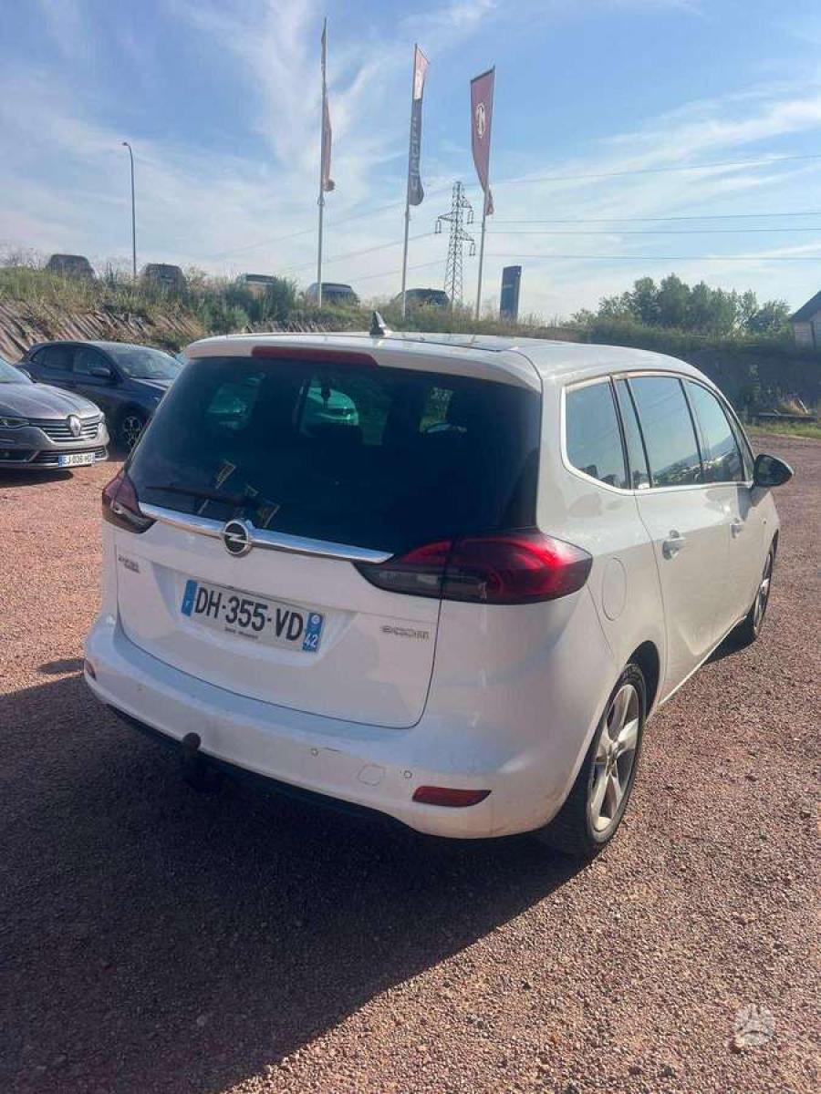 Белый Опель Zafira Tourer 2014 в Шяуляй, объемом двигателя 1.96 л и пробегом 252 тыс. км за 5600 €, фото 4 на AUTOMOTO.COM.LV