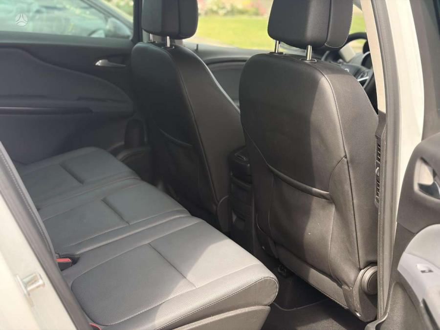 Белый Опель Zafira Tourer 2014 в Вильнюс, объемом двигателя 1.96 л и пробегом 255 тыс. км за 5850 €, фото 13 на AUTOMOTO.COM.LV