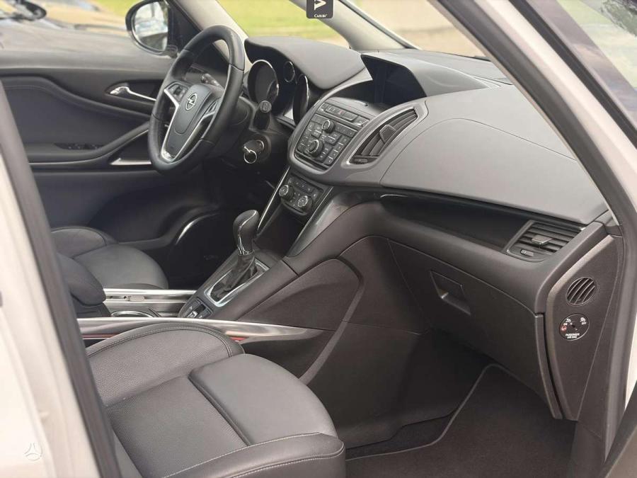 Белый Опель Zafira Tourer 2014 в Вильнюс, объемом двигателя 1.96 л и пробегом 255 тыс. км за 5850 €, фото 22 на AUTOMOTO.COM.LV