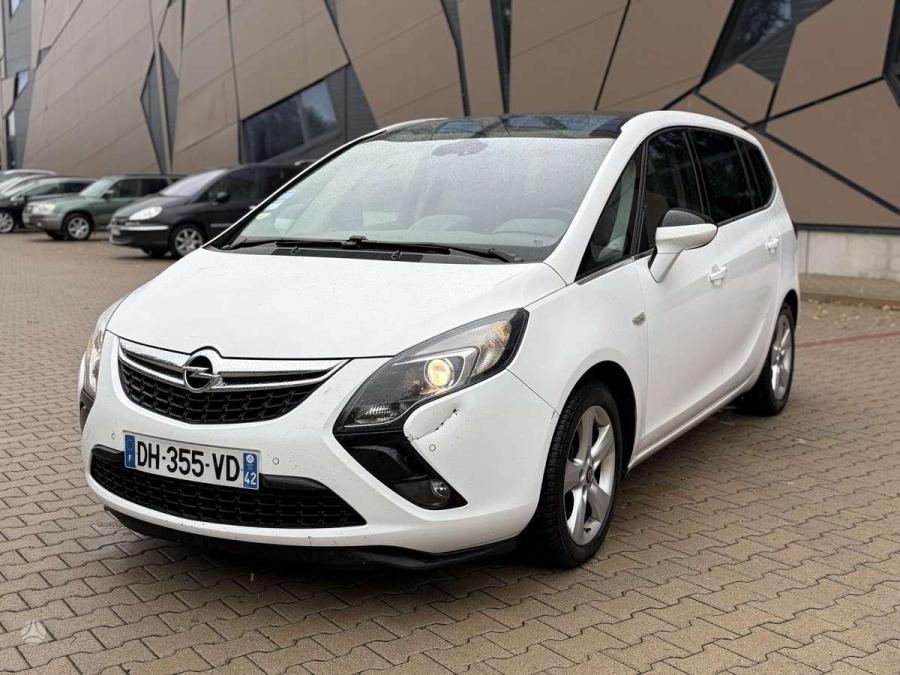 Белый Опель Zafira Tourer 2014 в Шяуляй, объемом двигателя 1.60 л и пробегом 257 тыс. км за 4800 €, фото 3 на AUTOMOTO.COM.LV