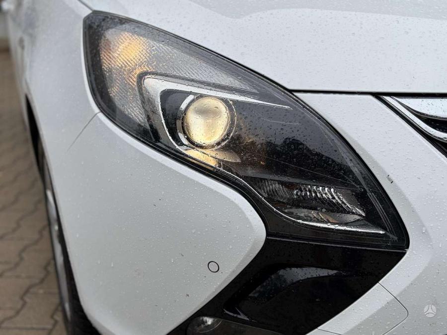 Белый Опель Zafira Tourer 2014 в Шяуляй, объемом двигателя 1.60 л и пробегом 257 тыс. км за 4800 €, фото 7 на AUTOMOTO.COM.LV