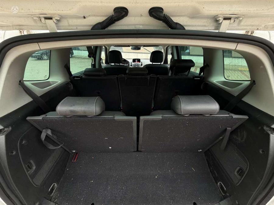 Белый Опель Zafira Tourer 2014 в Шяуляй, объемом двигателя 1.60 л и пробегом 257 тыс. км за 4800 €, фото 19 на AUTOMOTO.COM.LV