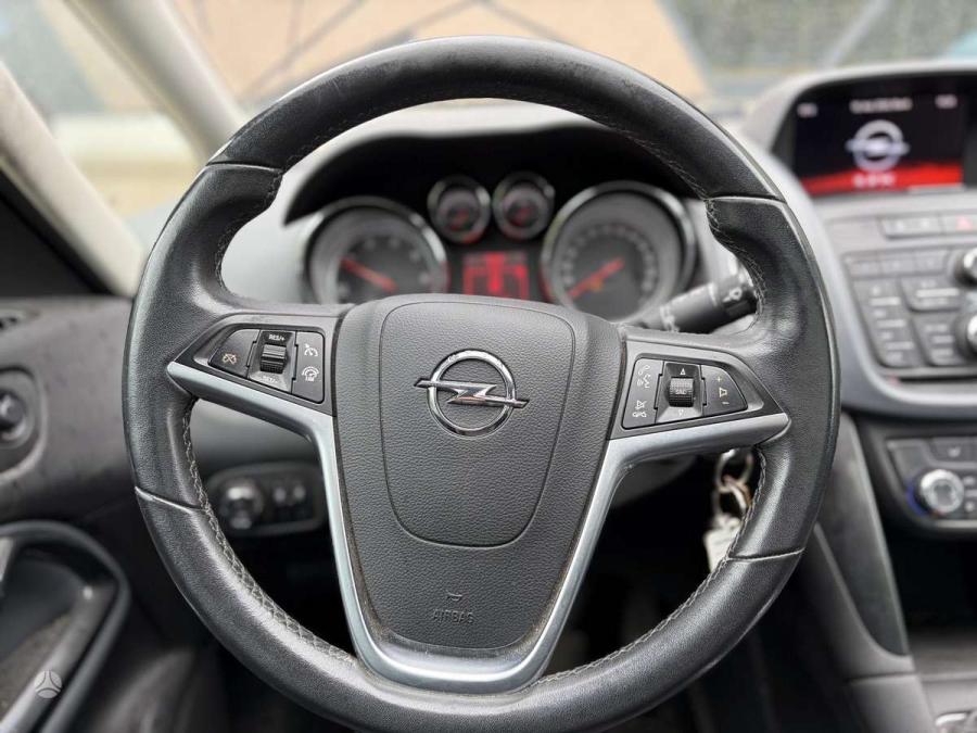 Белый Опель Zafira Tourer 2014 в Шяуляй, объемом двигателя 1.60 л и пробегом 257 тыс. км за 4800 €, фото 25 на AUTOMOTO.COM.LV